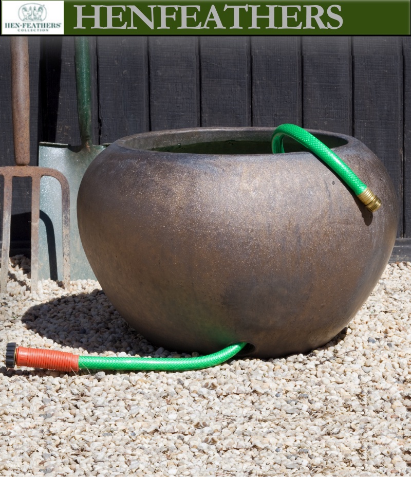 Hose Pot - HenFeathers