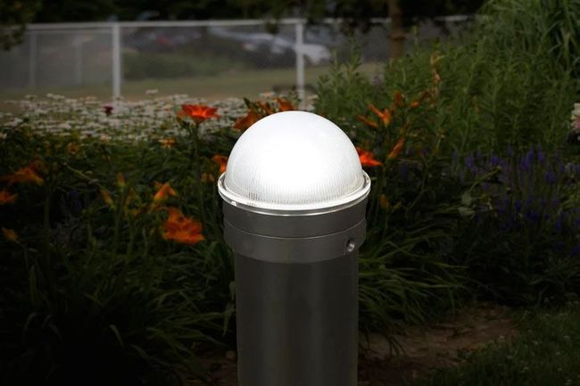 Classy Caps Summit Solar Post Cap Light for Chain Link Fence Posts