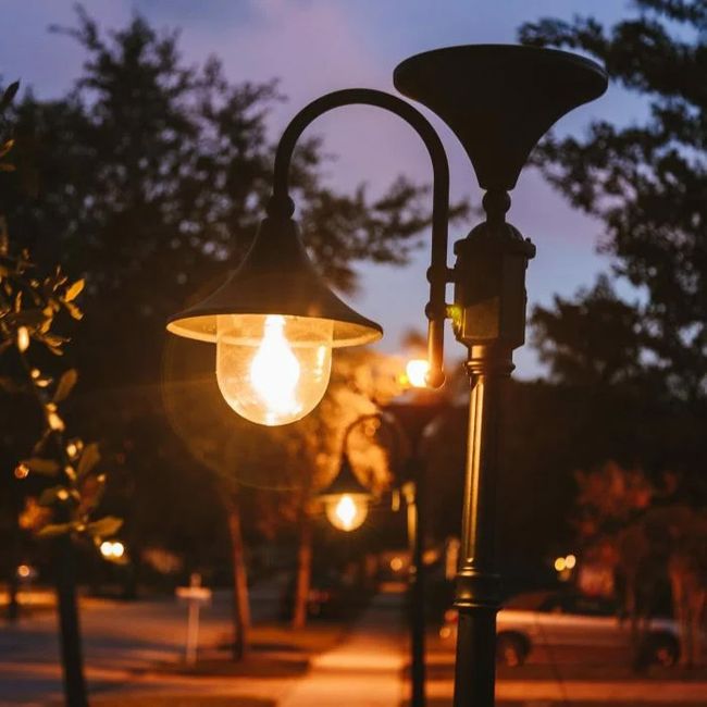 Everest Solar Lamp Post with GS Solar LED Light Bulb - Black
