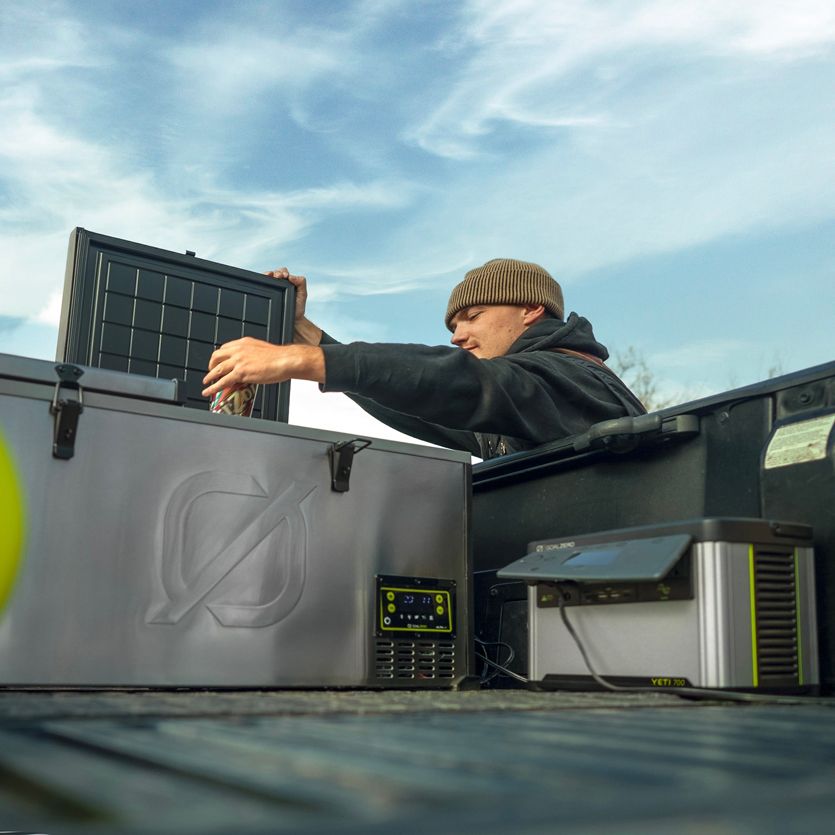 Goal Zero Yeti 700 Compact Portable Power Station with Skylight ...